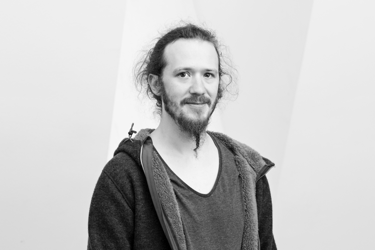 Paul Strohmeier: Shaping Material Experiences. Designing Vibrotactile ...